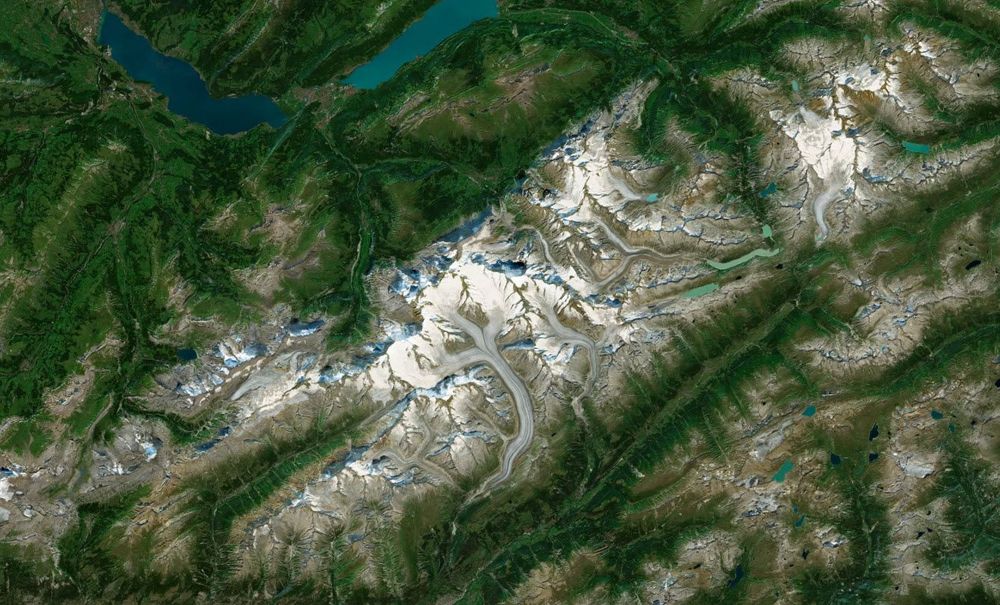 Making global satellite imagery cloud-free | MapTiler